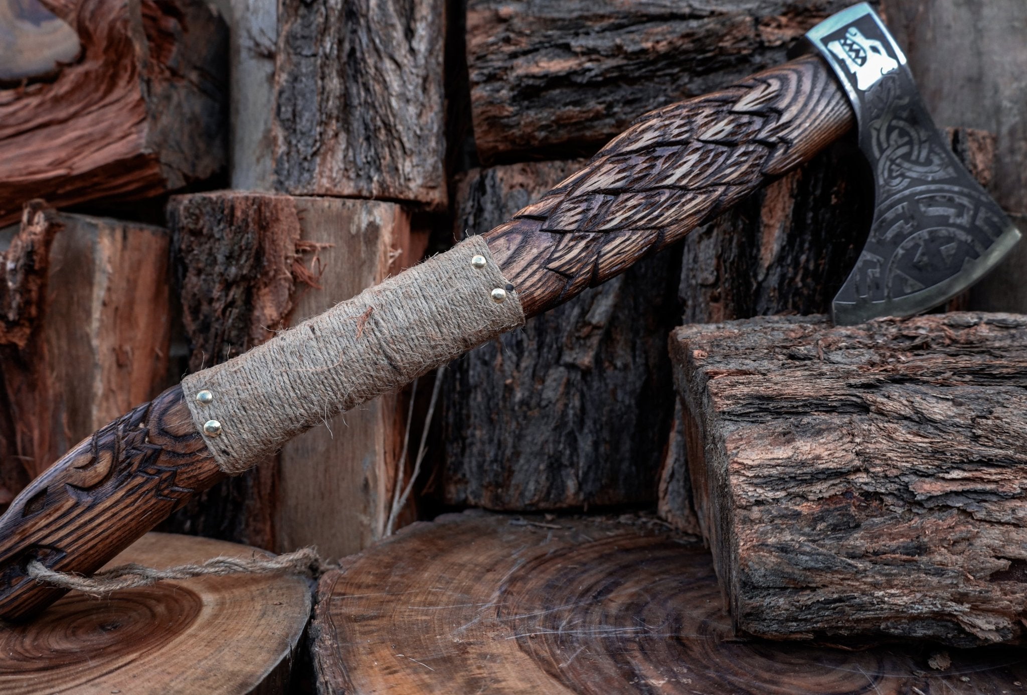 Wolf Viking Axe – Etched Steel & Handle with Rope Grip – Modern Viking